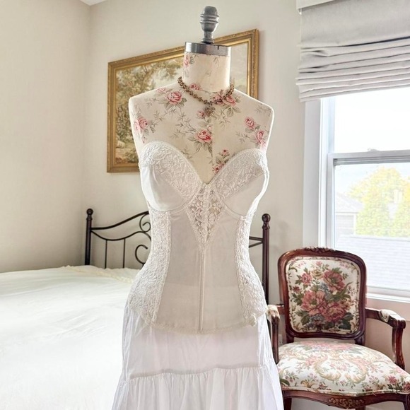 The Unbranded Brand | Intimates & Sleepwear | White Longline Lace ...